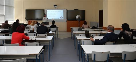 УНСС Обучение за придобиване и усъвършенстване на дигиталните умения по проект