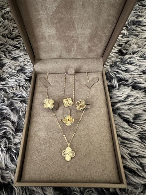 Van Cleef And Apparel 18k Gold Set On Carousell