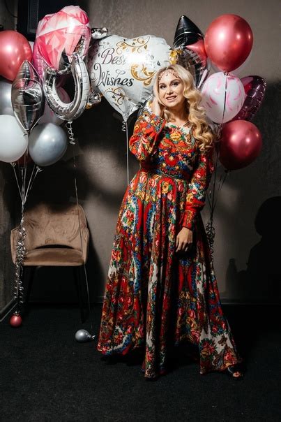 Сегодня мы поздравляем с Днем Рождения нашу актрису певицу художника по гриму яркую и