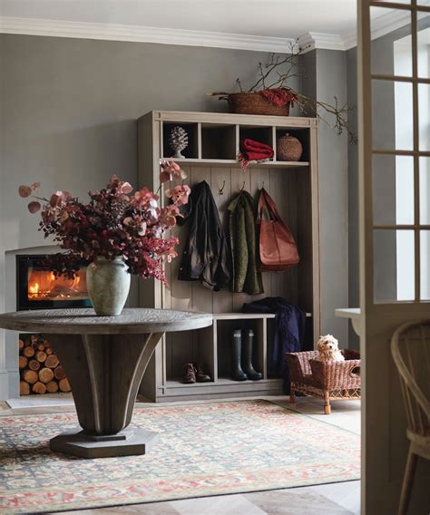 Ways To Reduce Visual Clutter In An Entryway Homes And Gardens