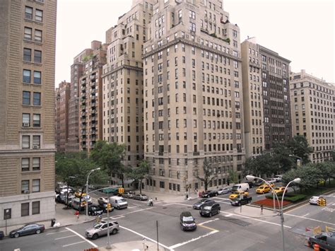 Upper East Side Neighborhood Manhattan New York Park Avenue And Fifth Avenue