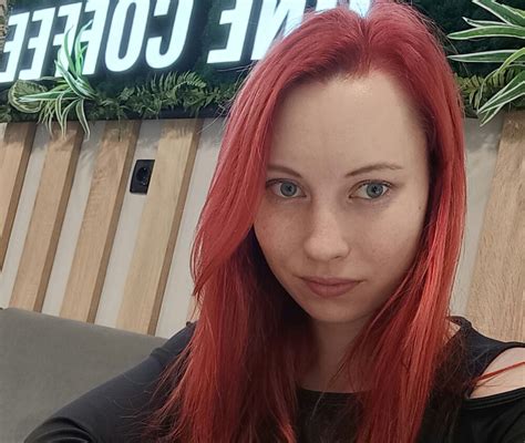 Frostfoxy вебкам шоу Stripchat