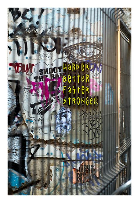 거리 거리 사진 거리 예술 거리 예술 사진 건축 공공 예술 굵은 글씨 그래피티 낙서 벽 낙서 편지 다리 다채로운 다채로운 벽화 도시 문화 도시 산책