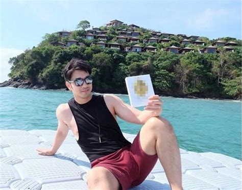 หลุดโฟกัส เจมส์ เรืองศักดิ์ โดนแซวพกข้าวหลามไปชมวิวทะเลด้วยหรือ