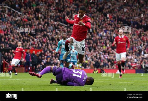 Manchester Uniteds Marcus Rashford Avoids Southampton Goalkeeper Gavin