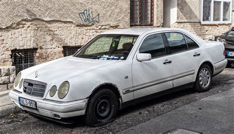 Mercedes Benz E Klasse W210 Foto Oktober 2022 Fahrzeugbilder De