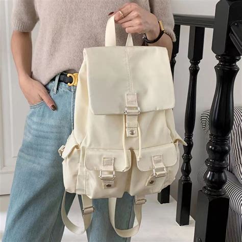 에이어패럴 🔥한정특가🔥보부상 스트랩 나일론 심플 포켓 노트북 아이패드 복조리 백팩 졸업식 개강룩 신입생 가방 노란색 봄신상 대학생 직장인 휴양지 트래블 책가방 Gb016