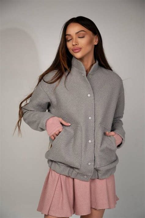 Бомбер — ціна 790 грн у каталозі Куртки Купити жіночі речі за доступною ціною на Шафі Україна