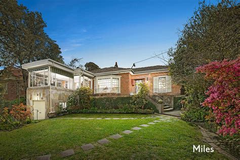 Sold 18 York Avenue Ivanhoe East Vic 3079 On 10 Oct 2022 2018083747
