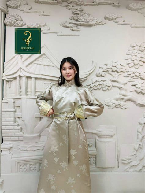 Язгууртан 100 Хүр хорхойн торгон эмэгтэй дээл 🌹 Нударга салдаг