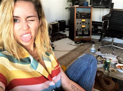 Miley Cyrus Takes Back Apology For Controversial Vanity Fair Shoot