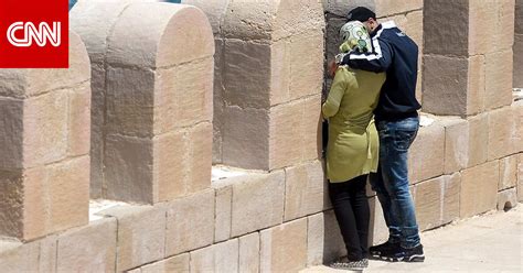 مصر علاقة طالبة بمدرس خصوصي عمرة 56 عاما انتهت بإلقاء رضيع بالقمامة