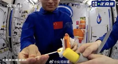 空间站里点蜡烛火焰似蓝球你知道是什么原因吗 腾讯新闻