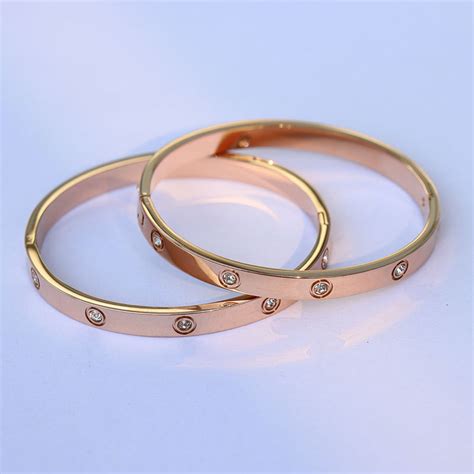 Badu Bg Класически луксозни гривни за любовници от неръждаема стомана с циркон за жени 50 мм