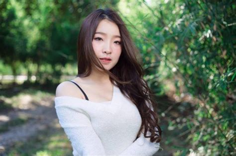 น้องซายูริสาวนักศึกษาหุ่นเอ็กส์ รูปโป๊สาวมหาลัย Ixxx เซลฟี่ถ่ายหีตัวเองเล่นเสียว นมใหญ่หัวนมชมพู