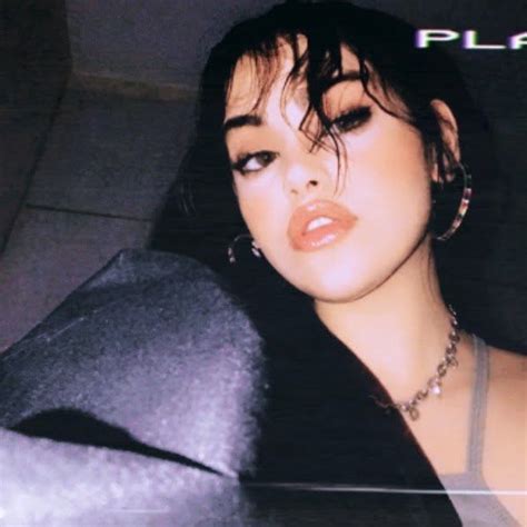 تنها چیزی که الان نیاز دارم اینه که بشینم با اِمی واین هوس یه مکالمه خیلی طولانی داشته باشم ولی