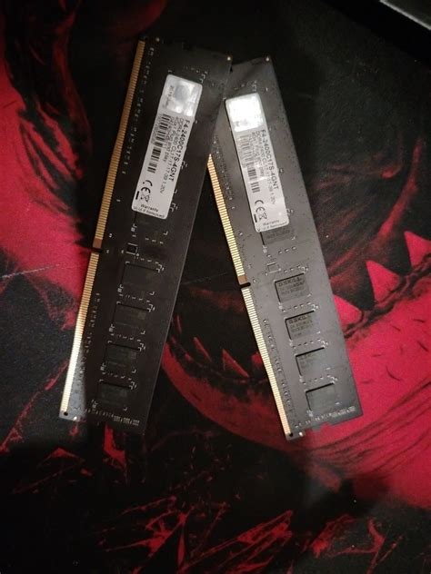 Prodajem Ddr4 Dimm Ram Memoriju Hitno