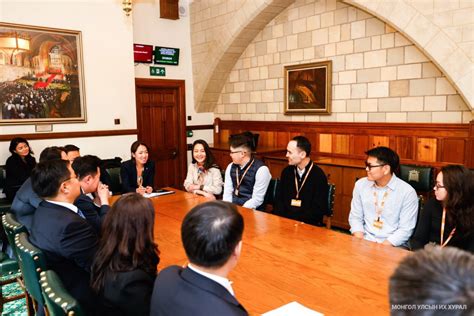 УИХ ын дарга Д Амарбаясгалан Британийн технологийн компанид ажиллаж буй Монгол залуустай уулзлаа