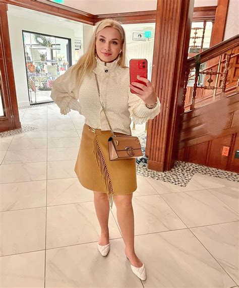 Zoie Burgher Bio Age Height Wiki Models Biography