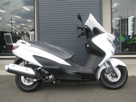 新車情報 特価車 スズキ バーグマン200（burgman200） ホワイト 川口輪業