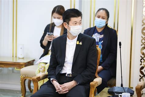 รมว แรงงาน ต้อนรับผู้บริหารบริษัท เด็นโซ่ ประเทศไทย จำกัด กระทรวงแรงงาน