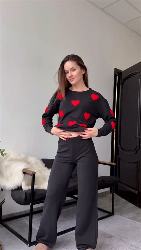 Жіночий одяг Ua Ціна 42 44 46 48 1150 грн Ціна 50 52 54 56 1250 грн Костюм трійка