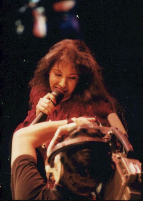 Remembering Tejano Icon Selenas Final Rodeohouston Performance