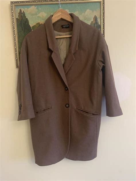 Пальто — ціна 330 грн у каталозі Пальто Купити жіночі речі за доступною ціною на Шафі Україна