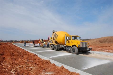 Купить бетон в Луховицах с доставкой цена от 2268 руб за куб