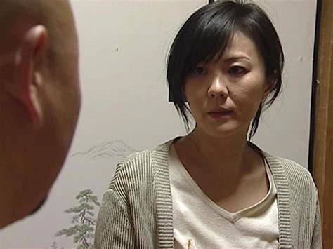 旦那を亡くした未亡人の処世術…義父を介護する四十路熟女は色っぽく艶やかで男を魅了する！男たちにカラダを許し抱かれる奥様 今夜のシコネタ