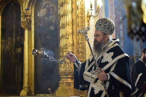 Белоградчишкият епископ Поликарп отслужи Преждеосвещена света Литургия ...