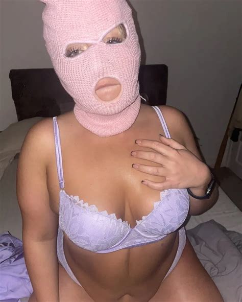 She Loves Showing Off Pics XHamster