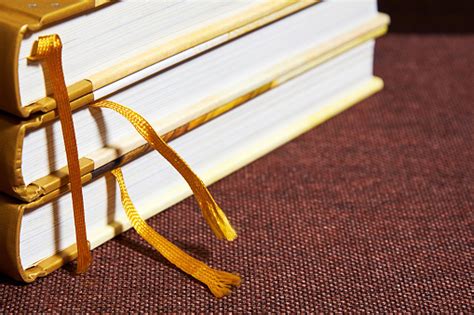 책장에 책갈피빈티지 하드 커버 책의 스택 서점 배경 텍스처 0명에 대한 스톡 사진 및 기타 이미지 0명 개발 개체 그룹 Istock