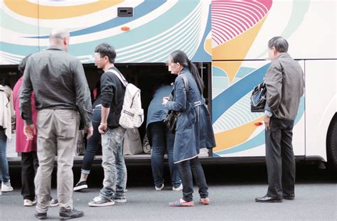 巴黎再曝中国旅行团遭抢劫事件 受害者被喷射催泪瓦斯凤凰网资讯凤凰网