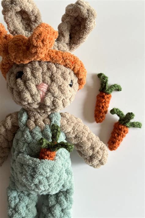 Beth Bunnys Tiny Carrot Oak And Marlow