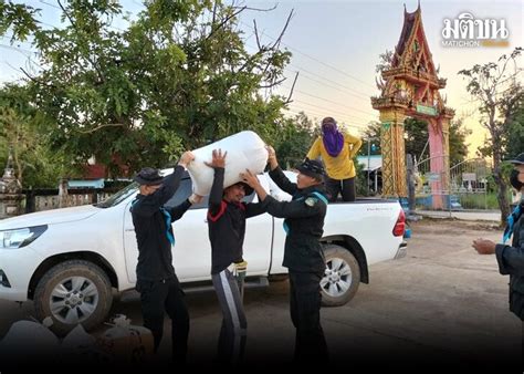 ทหารมาแล้ว ช่วยชาวบ้านเก็บข้าวเปลือก ลดต้นทุนค่าจ้างแรงงาน