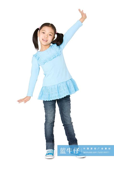 小女孩全身像 蓝牛仔影像 中国原创广告影像素材