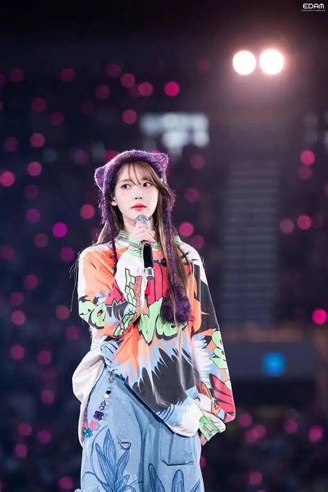 아이유 콘서트 사진으로라도 보기ㅜ 팬플러스 커뮤니티