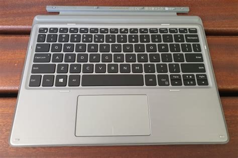 גאדגטי מסקר Dell Latitude 7210 2 In 1 מחשב ה Surface העסקי של דל