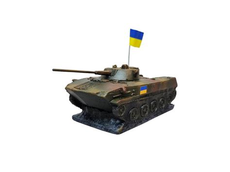 Статуэтка бмд 2 — цена 654 грн в каталоге Статуэтки Купить товары для дома и быта по доступной