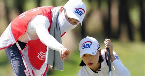 [포토]문정민 퍼트라인을 탐색한다