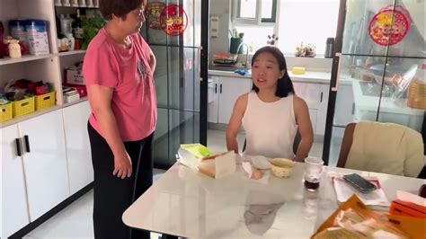 大姑姐离婚无要住弟媳家，弟媳不同意，婆婆上门给儿媳施压 Youtube