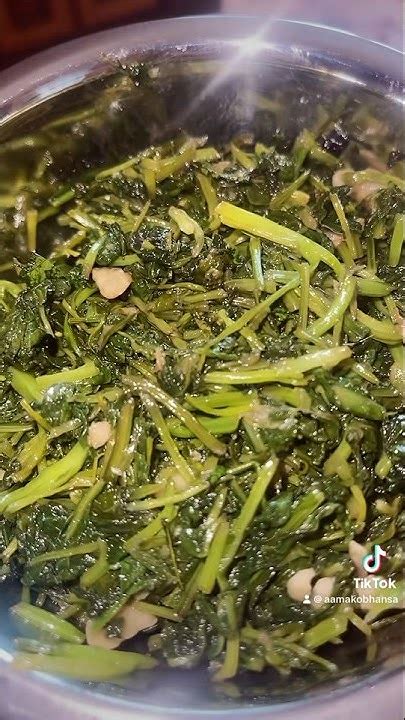 Tori Ko Saag Nepal Food Gravy Cookingrecipes Cooking Cookingtips