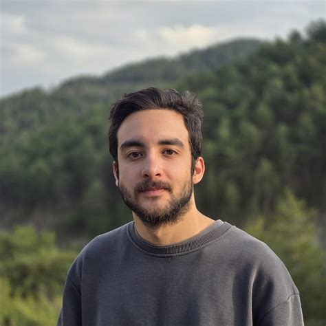 Mehmet Emin Ergenç Medium