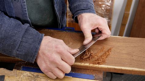 Using A Chisel Using Guide Common Woodworking Woodworking For Beginners