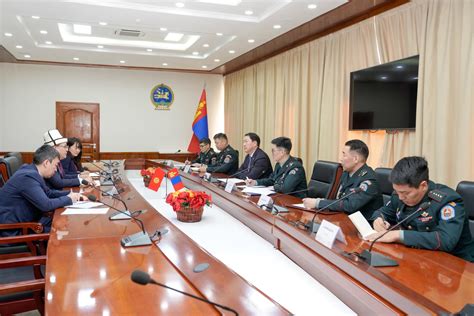 БҮГД НАЙРАМДАХ КИРГИЗ УЛСЫН ЭЛЧИН САЙД НОЁН А АРТЫКБАЕВЫГ ХҮЛЭЭН АВЧ УУЛЗАВ Монгол Улсын Засгийн