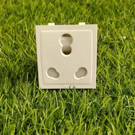 Hifi E Class 16 Amps Universal Socket White Pack Of 10 At ₹ 1000