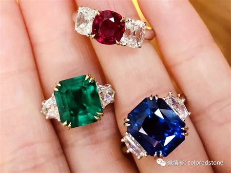 四个字的宝石 形容宝石的四字词语 形容宝石闪亮的成语 大山谷图库