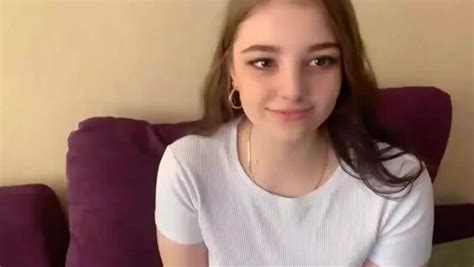 Сестра пришла за трусиками а получила хуй [Домашнее]