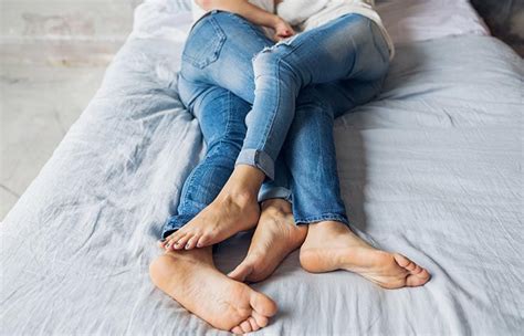 What Do Different Types Of Cuddles Actually Mean Different Types Of Cuddling Cuddling